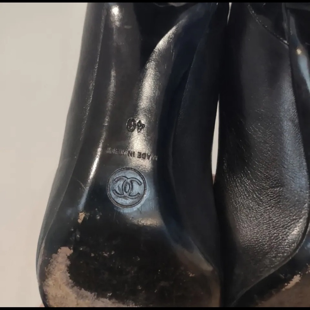 Auth Chanel Interlock Logo Matte Black Cap Toe Vintag… - Gem